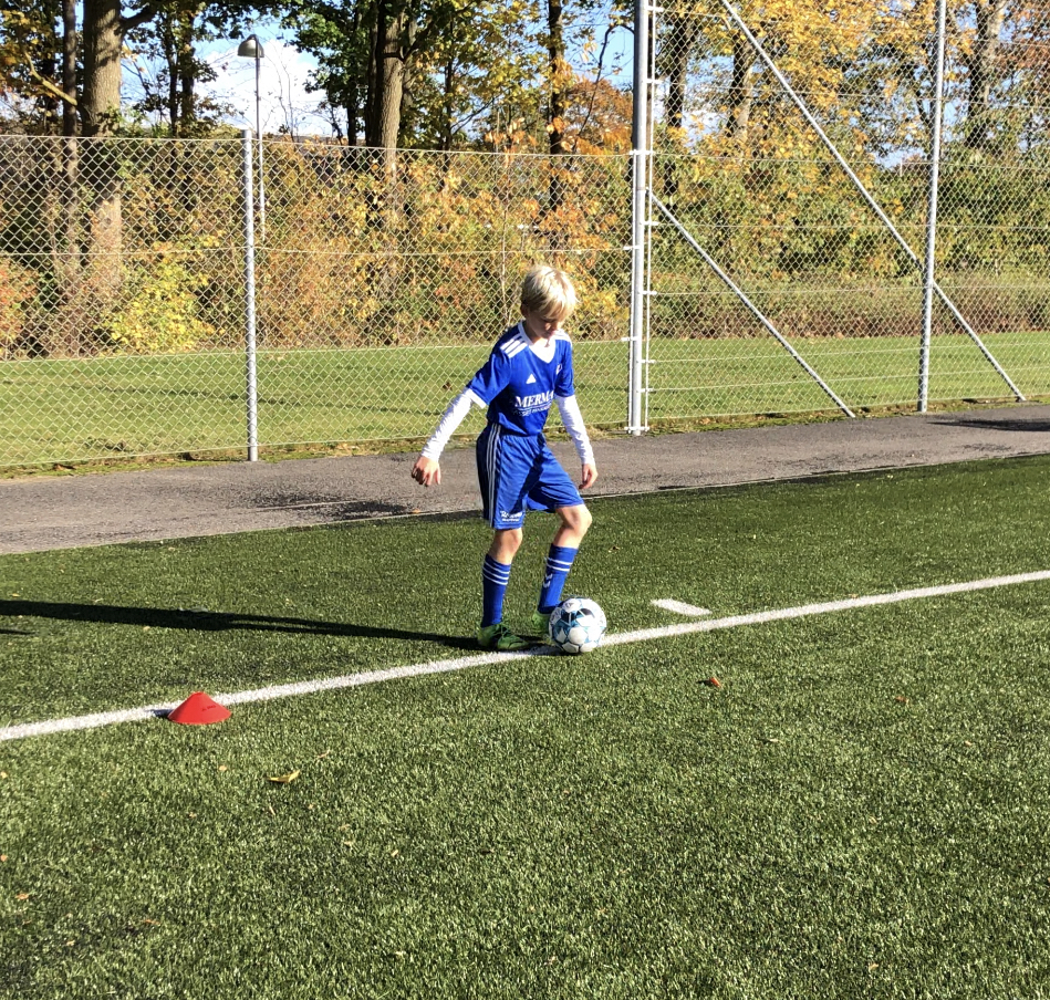 W1 - Skill combo left foot - My Personal Football Coach